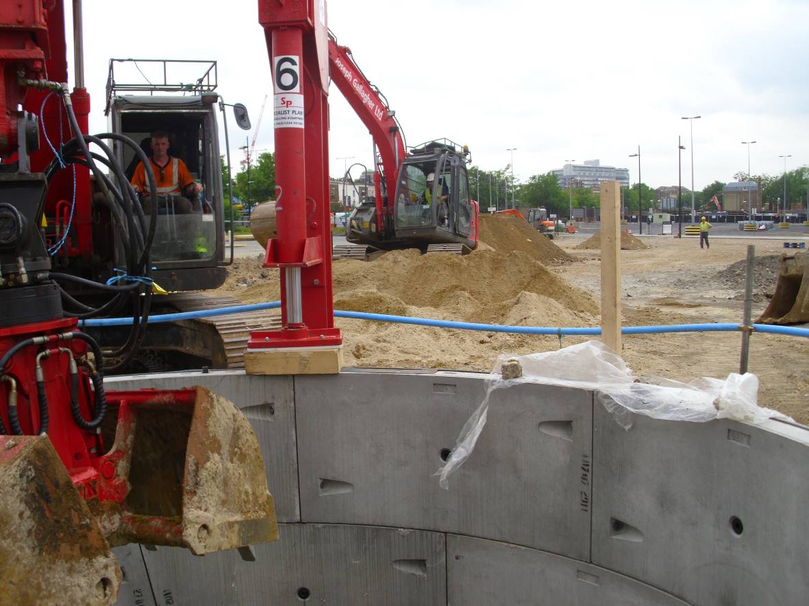 Royal Woolwich Arsenal - Crossrail Box Sewer Diversion - Crossrail ...